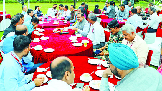 Dr Jitendra holds ‘luncheon interaction’ with J&K IAS, IPS officers – Statetimes