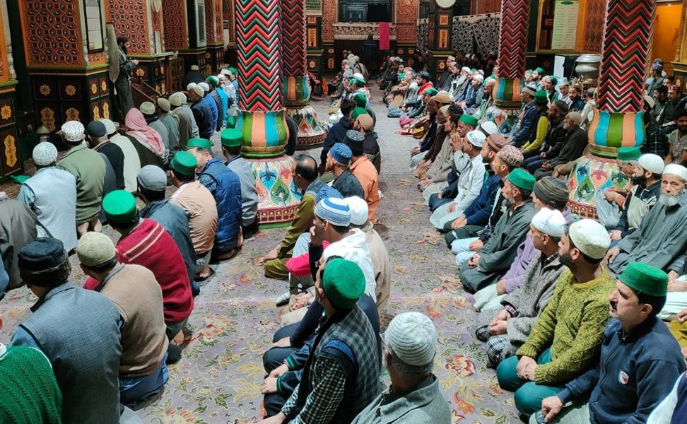 Shab-e-Qadar celebrated across Kashmir; prayers allowed at Jamia Masjid ...