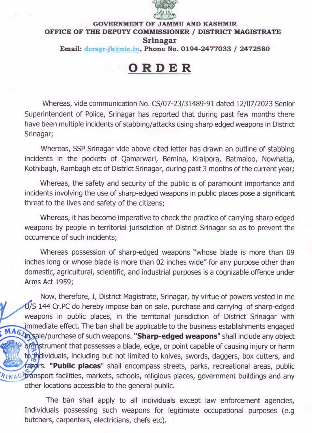 Sharp edge weapons banned in Srinagar, deposit to nearest Police ...