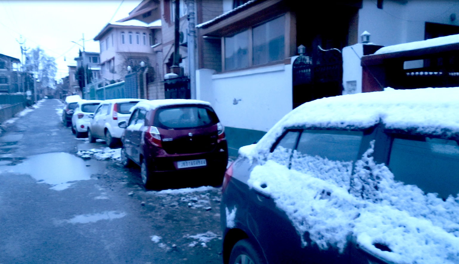 Season’s first snowfall in Srinagar – Statetimes