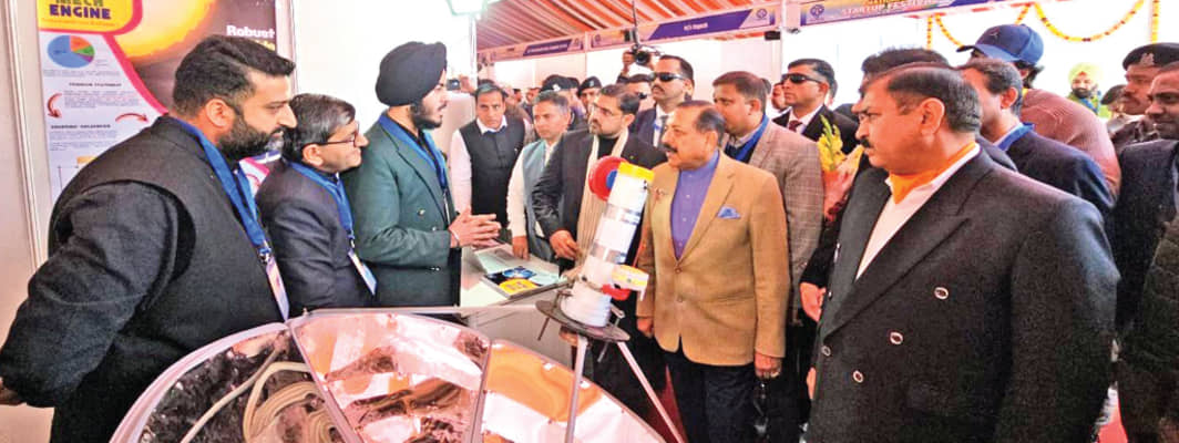 IIIM Mentored technology of Solar Mech Engine wins USA HonorsGradU 2025 ...