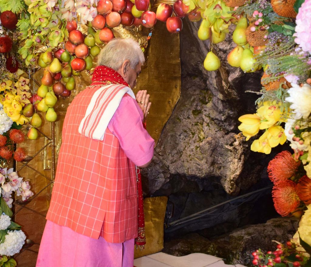 LG Manoj Sinha pays obeisance at Mata Vaishno Devi shrine – Statetimes